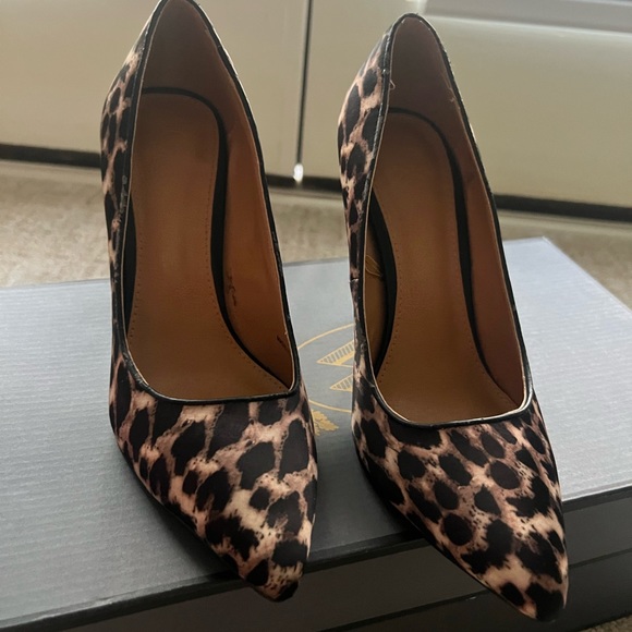 United Colors Of Benetton | Shoes | Ucb Leopard Print Heels 8 Mm With ...